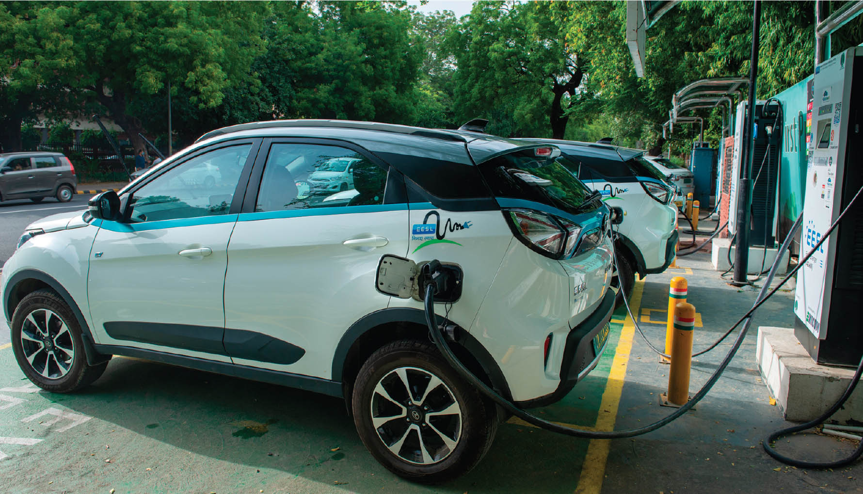 Building EV Networks: Importance of interoperability for a seamless ...